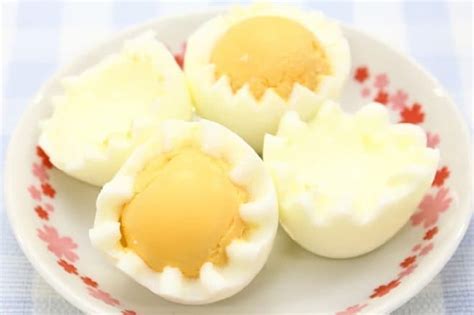 Easily Decorate Boiled Eggs I Tried Hundred Yen Store Flower Egg