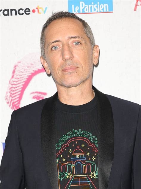 Gad Elmaleh grand père à 52 ans Son fils Noé est papa tendre vidéo
