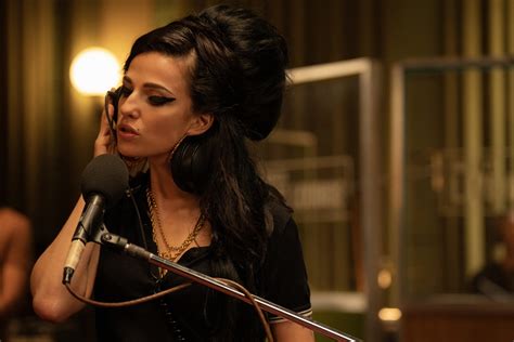 En abril estrena la película biográfica de Amy Winehouse