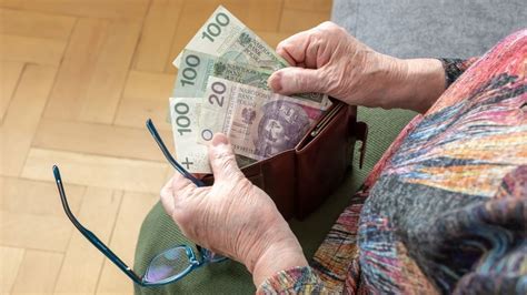 Kiedy czternastki dla kolejnych emerytów i rencistów ZUS informuje