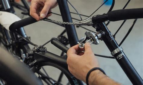 Jak podnieść kierownicę w rowerze Btwin Bellissma Club
