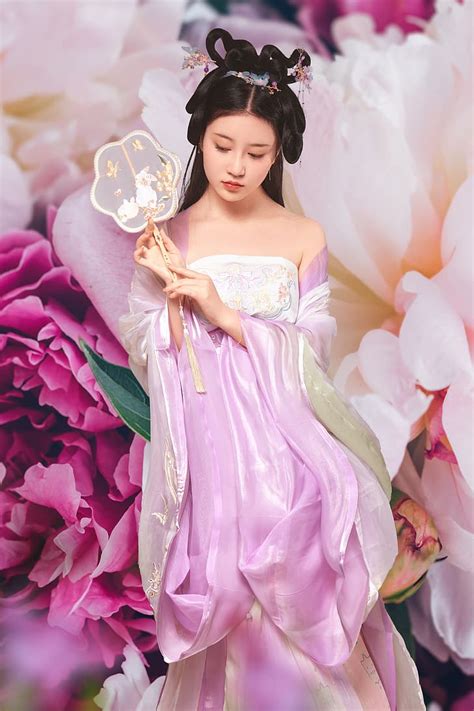 Model Nian Nian Chinese Dress Hd Wallpaper Wallpaperbetter