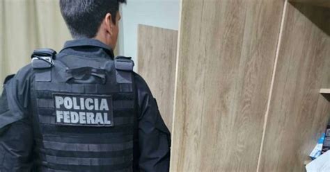 Pai e filho são presos por suspeita de atuar na venda de dados do