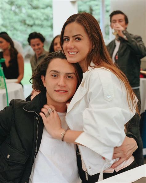 Las románticas fotos de la hija de Peña Nieto y el sobrino de Angélica