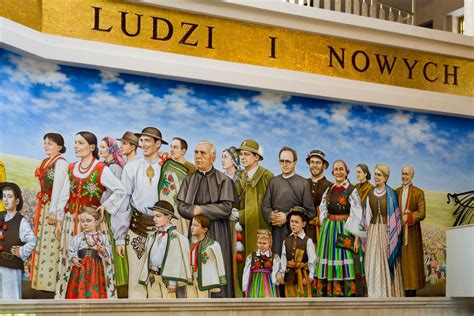 Chude lata u ojca Rydzyka Prosi wiernych o różę dla Matki Bożej