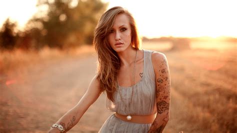 Wallpaper Sunlight Women Outdoors Blonde Long Hair Necklace