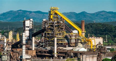 Usiminas tem lucro de R 36 milhões no 1º trimestre