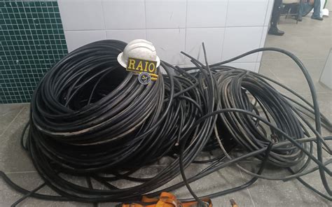 Dupla Presa Em Flagrante Pela Pmce Ap S Furtar Fios De Telefonia Em