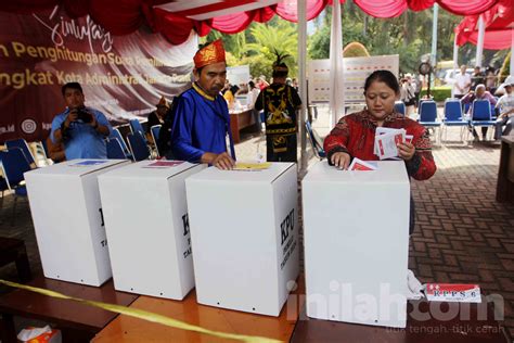 Foto Antusiasme Warga Ikuti Simulasi Pemilu 2024 Di Jakarta