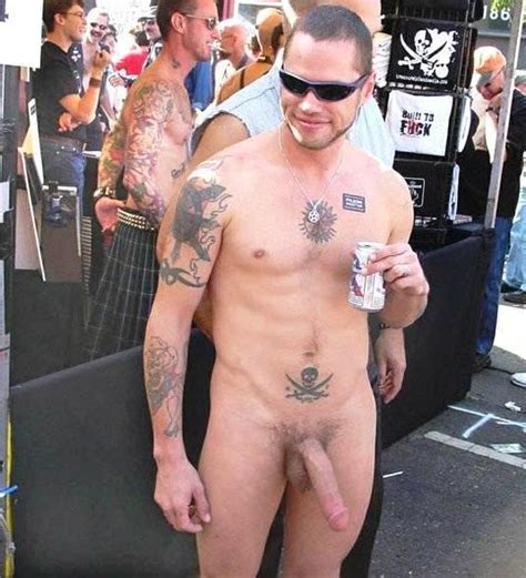 Male Public Flashing Bobs And Vagene