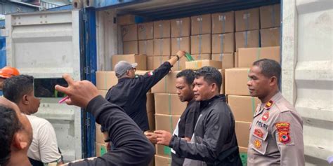Polda Maluku Kawal Distribusi Surat Suara Ke SBB Dan Malteng Media
