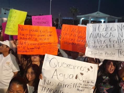 Se Manifiestan Por Falta De Agua Potable
