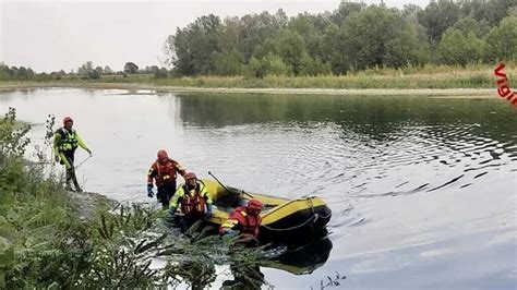 Si Tuffa Nel Fiume Per Il Caldo E Non Riemerge Morto Ragazzo Di 29