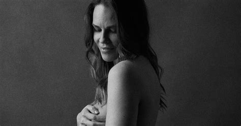 Hilary Swank Immortalise Sa Grossesse Avec Une Photo D Elle Nue Le