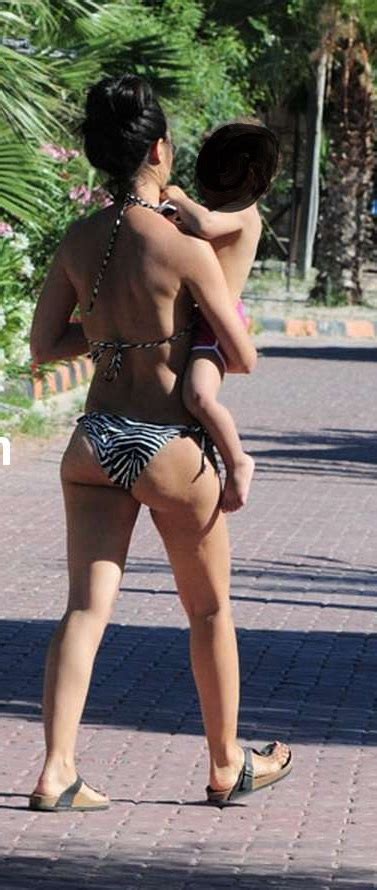 Tuba Büyüküstün nude pics page 1