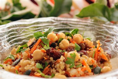 Ensalada Marroquí de Quinoa y Garbanzos Cocinando con las Chachas