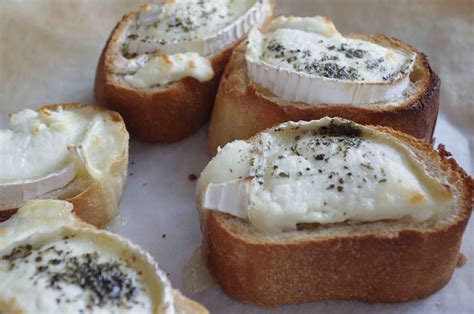 Toast de fromage de chèvre Figue et Sardine