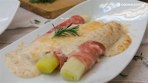 Puerros gratinados con jamón y queso