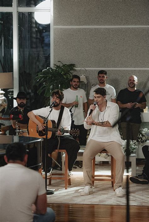 Rafa Almeida grava DVD na presença de Sophia Valverde Solange Almeida