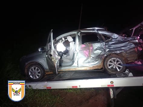 Acidente Entre Carro E Caminhonete Deixa Casal Ferido Onda Po Os