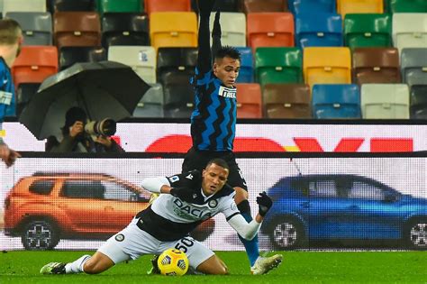 Fenerbahçe Udinese den Rodrigo Becao yu transfer etmek için
