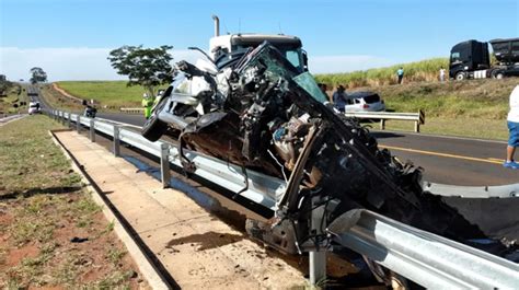 Mulher Morre Em Acidente Tr S Carros Na Sp Em Ja Assiscity