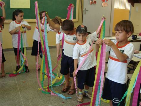 Brincadeiras E Brinquedos Folcl Ricos