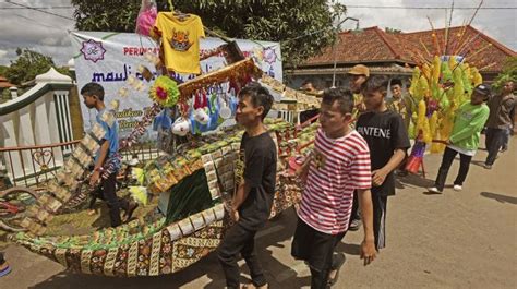 5 Tradisi Maulid Nabi Di Indonesia Masak Nasi Suci Ulam Hingga