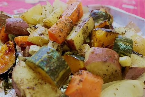 Legumes ao forno simples e prático basta misturar todos os