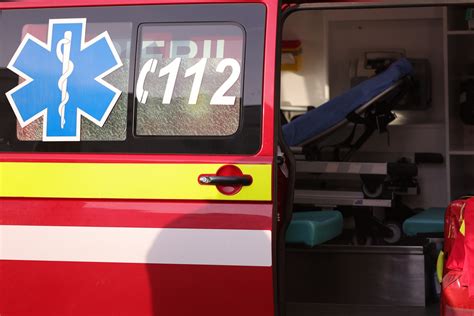 Accident cu un autocar și două autoturisme pe DN 28 în localitatea