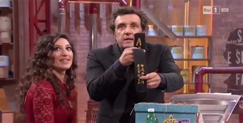 Flavio Insinna è sposato o fidanzato Chi è la sua compagna Ha figli