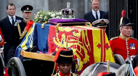 La corona imperial un símbolo del poder real británico La Razón