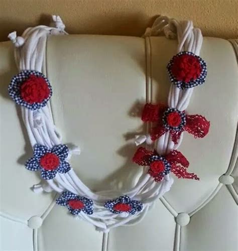 Perle Di Mary Carmen Collana Con Coccarde