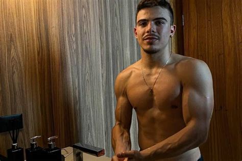 Ator famoso Thomaz Costa se masturbando em vídeo Todos Famosos Nus