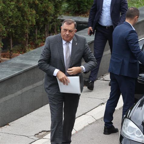 Jutarnji list Dodik sutra na sud stiže s vojskom odvjetnika među