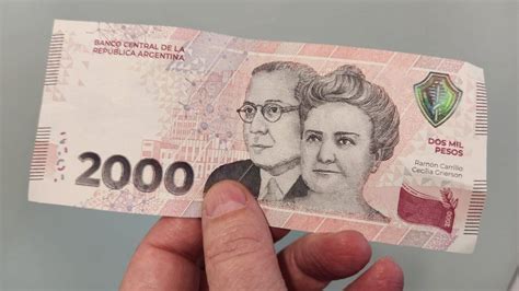 Polémica por los billetes de 2 000 sin cinta verde son verdaderos o