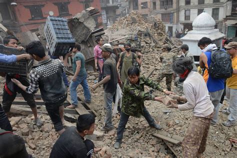 Terremoto En Nepal Deja M S De Dos Mil Muertos Primicia Diario