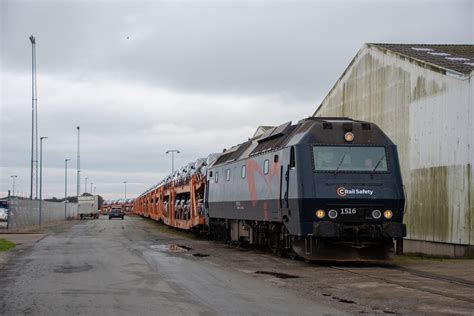 C Rail Safety Med TME 1516 Biltog Tesla Samt VIKING Rail MY 1148