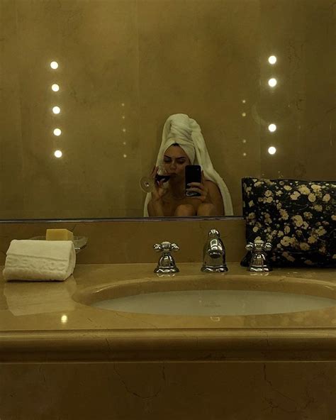 Ma Quanto Ci Piacciono E Perch I Bathroom Selfie Kendall Jenner Free