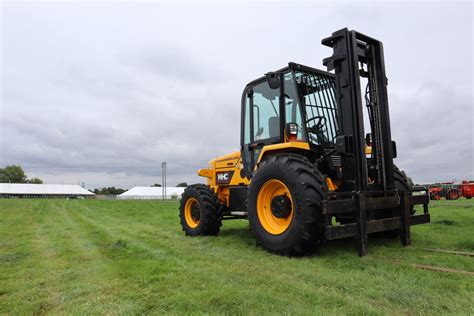 Telehandlers Vs Forklifts What Lifting Equipment To Use WHC Hire