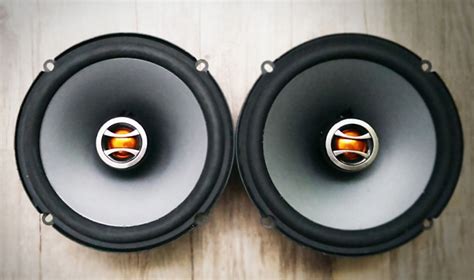 Loa bass là gì Chọn loa bass như thế nào phù hợp với nhu cầu sử dụng
