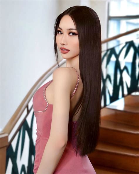 Biografi Dan Profil Valerie Avril Lengkap Wikipedia Umur Agama Nama