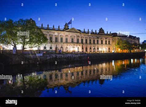 F Le Hi Res Stock Photography And Images Alamy