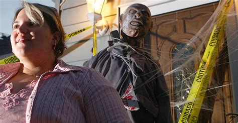 This Halloween Man In Noose Wins A Reprieve The New York Times