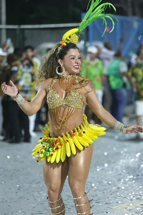 Foto Carnaval 2024 a rainha de bateria da Mocidade é Fabíola de