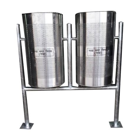 Open Top Silver Nagar Nigam Pole Mounted Dustbin Material Grade SS304