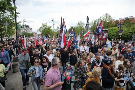 Niech Yje Polska Ulicami Warszawy Przeszed Narodowy Marsz Ycia