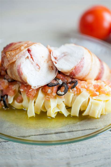 Kip Omwikkeld Met Spek Recept Ohmydish