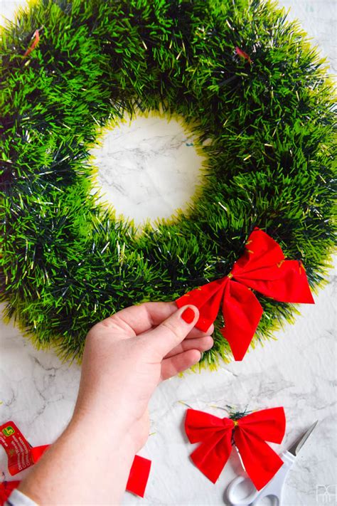 Ghirlande Natalizie Fatte A Mano Per Decorare Linterno E Lesterno