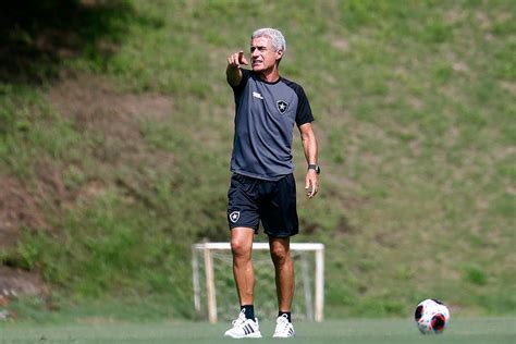 retornos importantes Botafogo treina visando aos próximos